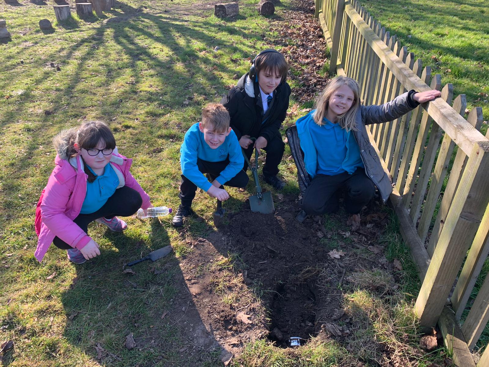 Jewell Academy pupils mark a year of lockdown with a time capsule ...