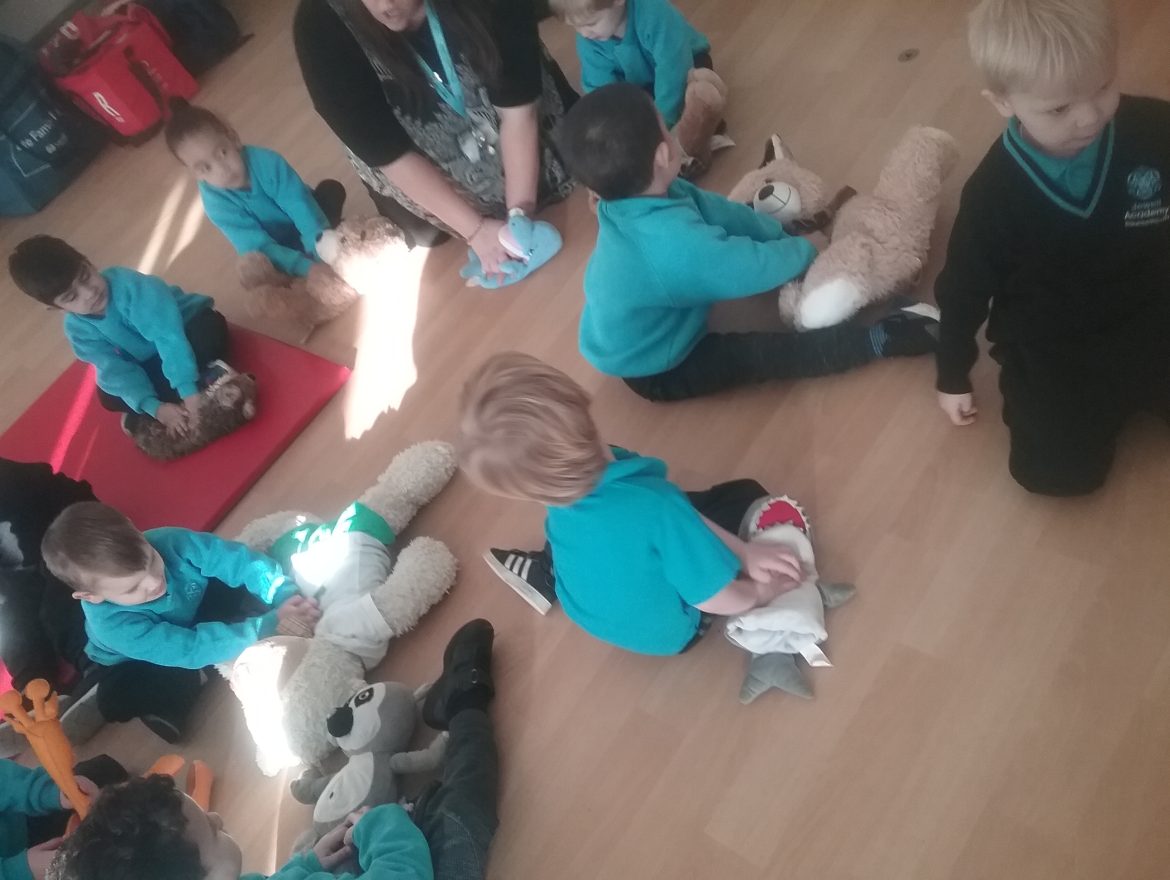 Jewell Academy pupils given first aid lessons using teddy bears or ...