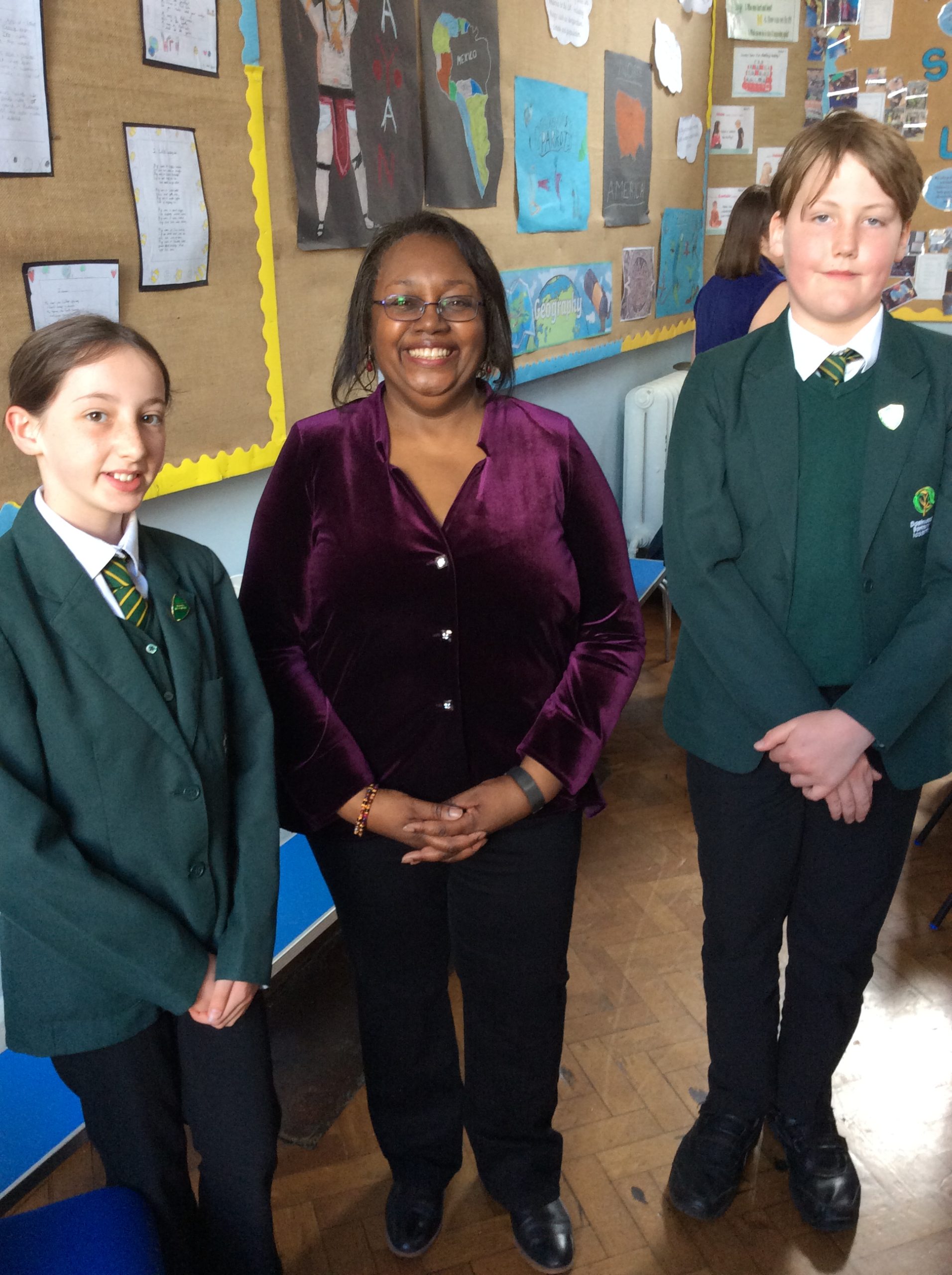 RUBY AND DANIEL ENJOY STORY TIME WITH THE QUEEN! - Aspirations